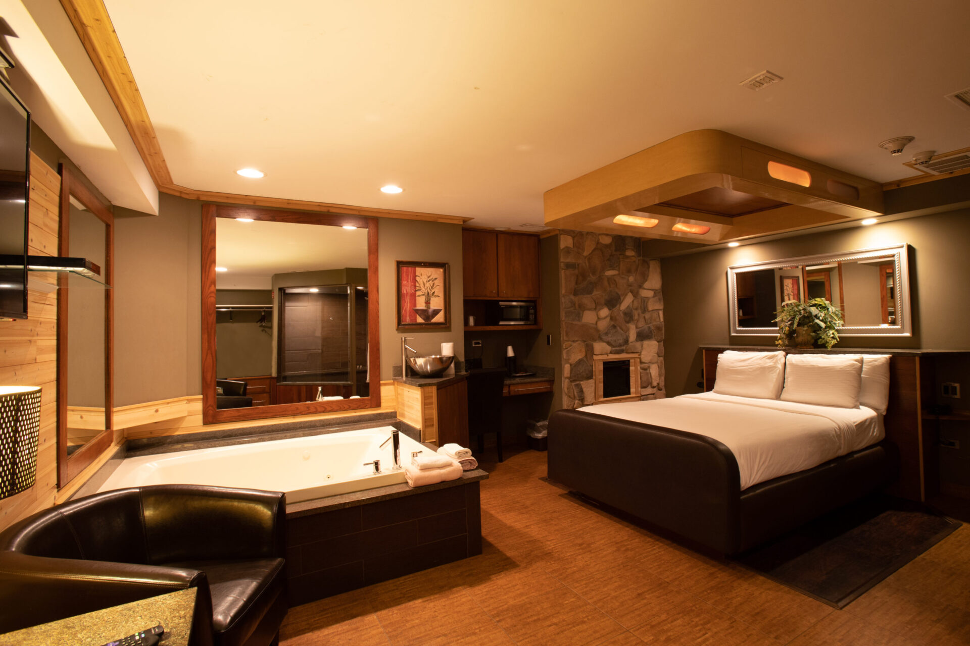 The CL Standard & Standard II Luxury Suites for Couples